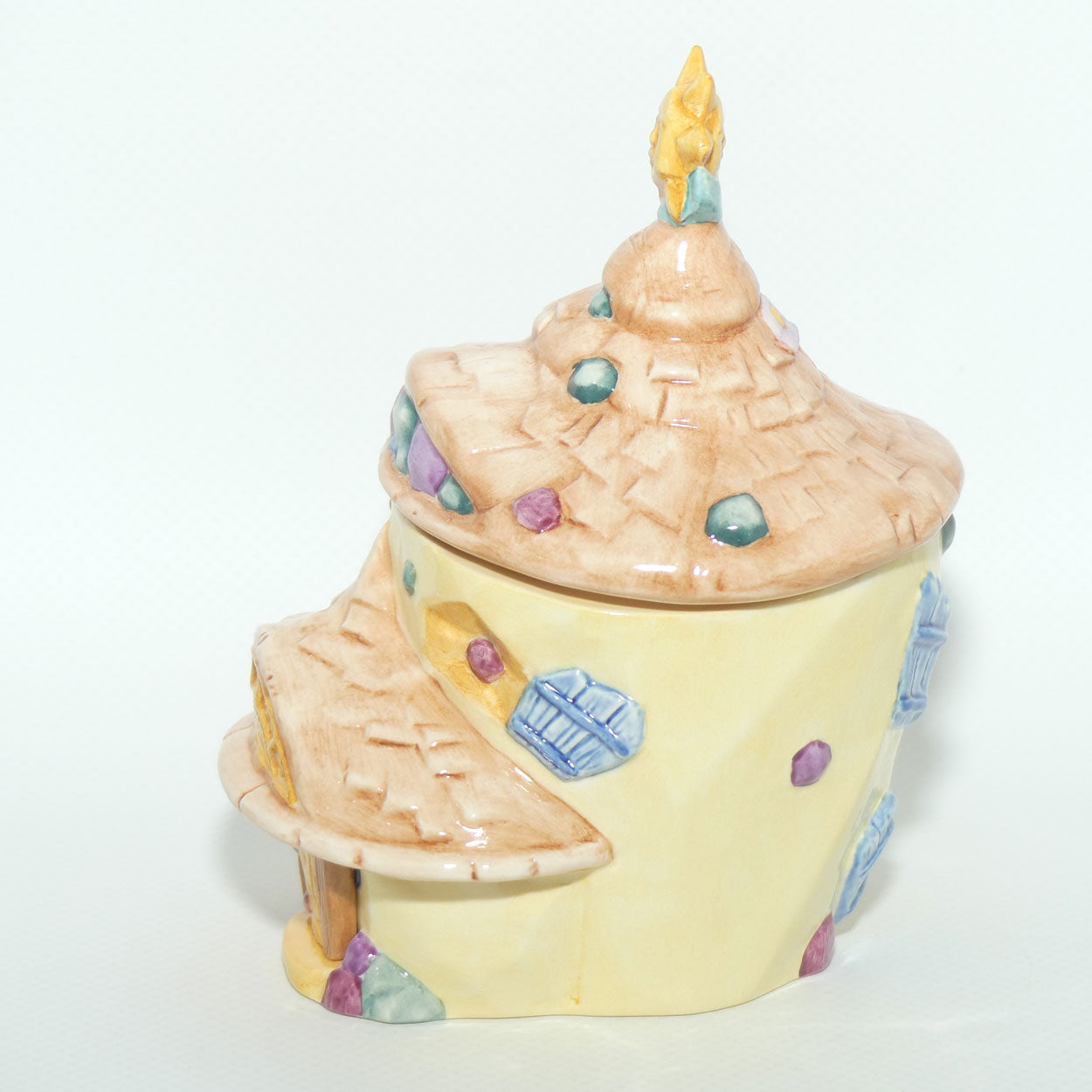 DF18 Royal Doulton Disney | Fairies series | Firefly Cottage trinket b – Roundabout Antiques