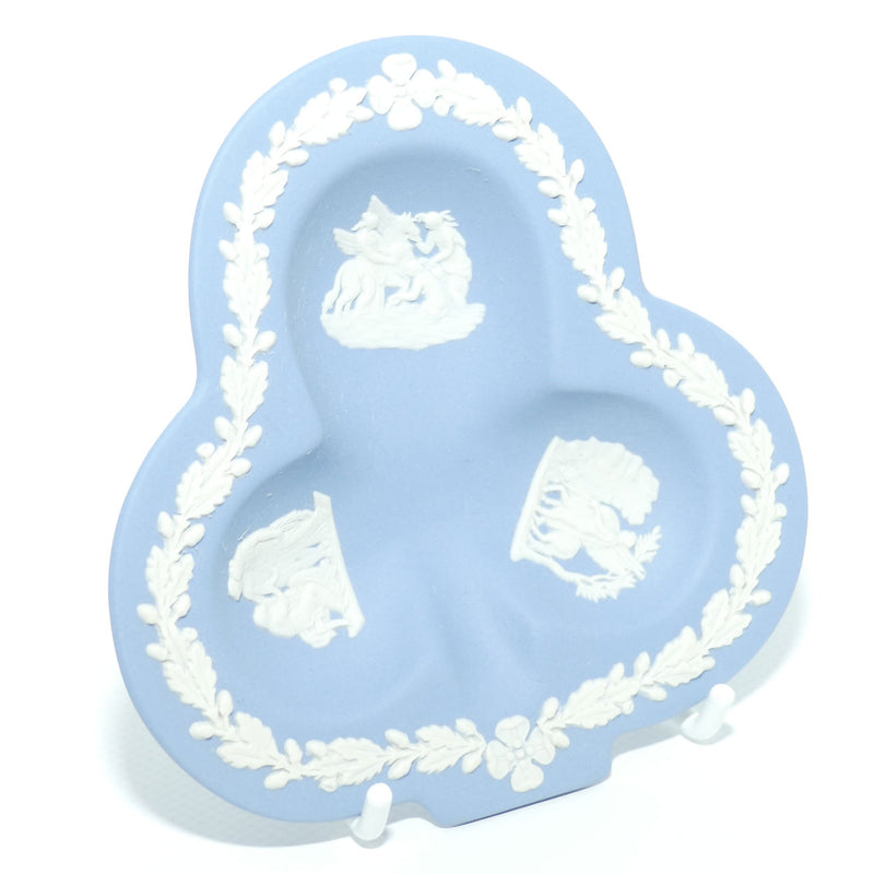 Wedgwood Jasper | White on Pale Blue | Clubs shape dish | #2 ...