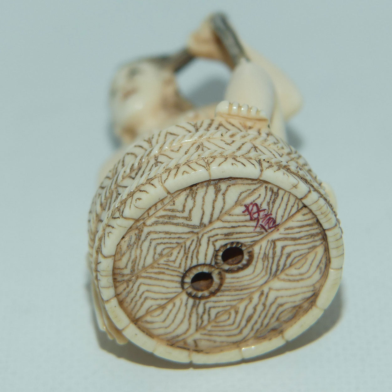 Japanese Carved Ivory Netsuke | Obscene | Geisha Washing Hair | Bathin ...