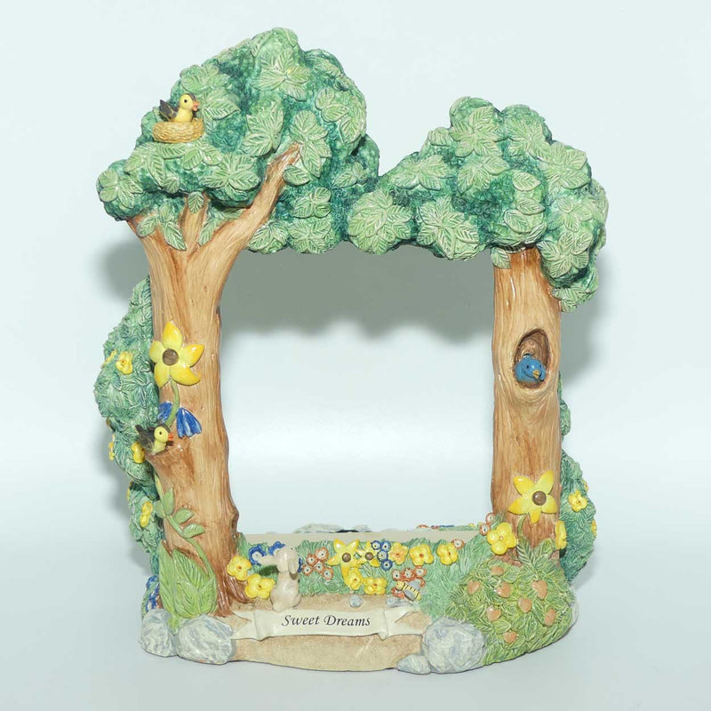 HUM1012D MI Hummel Sweet Dreams musical display stand – Roundabout Antiques