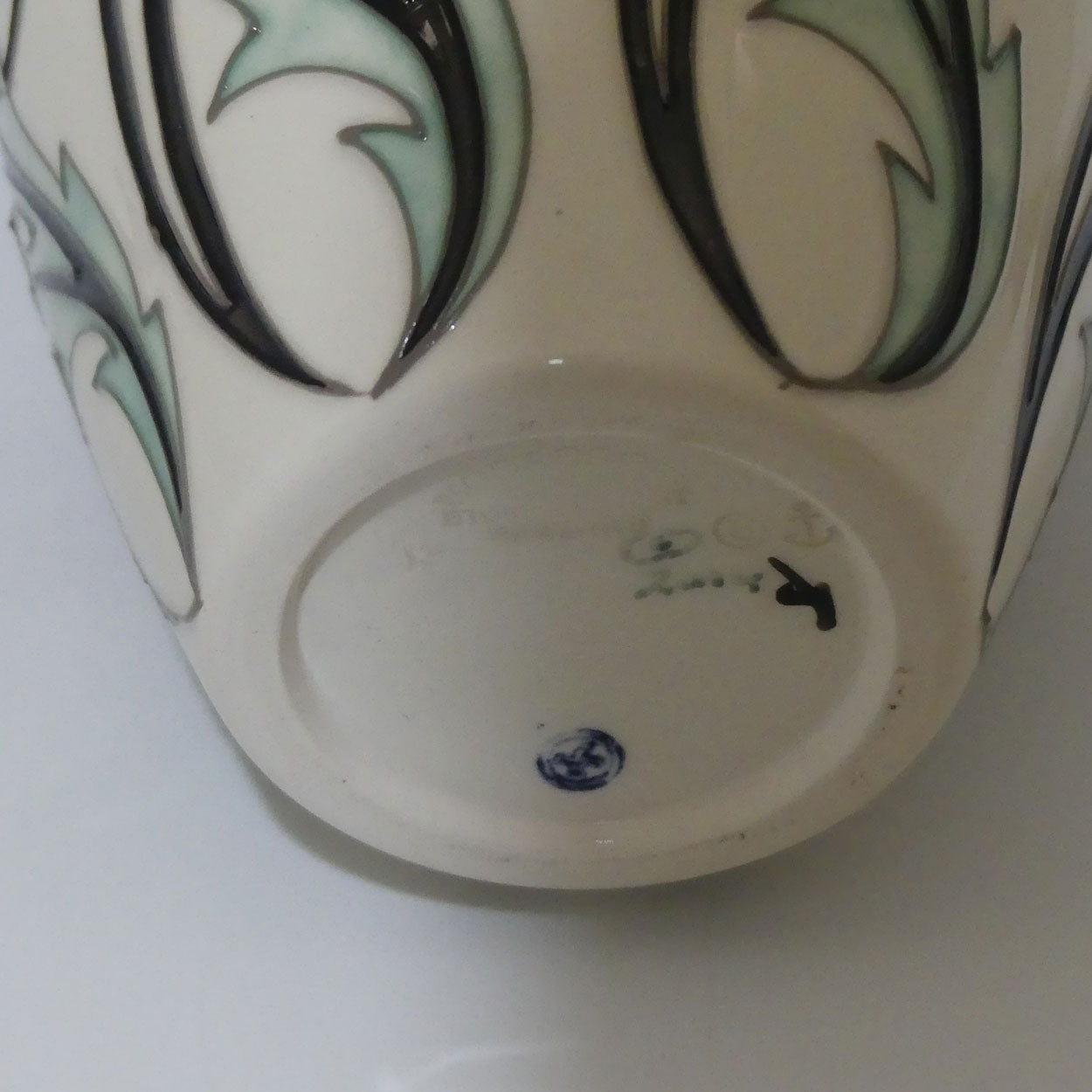 Moorcroft Pottery | Talwin pattern 102/7 vase | Nicola Slaney design ...
