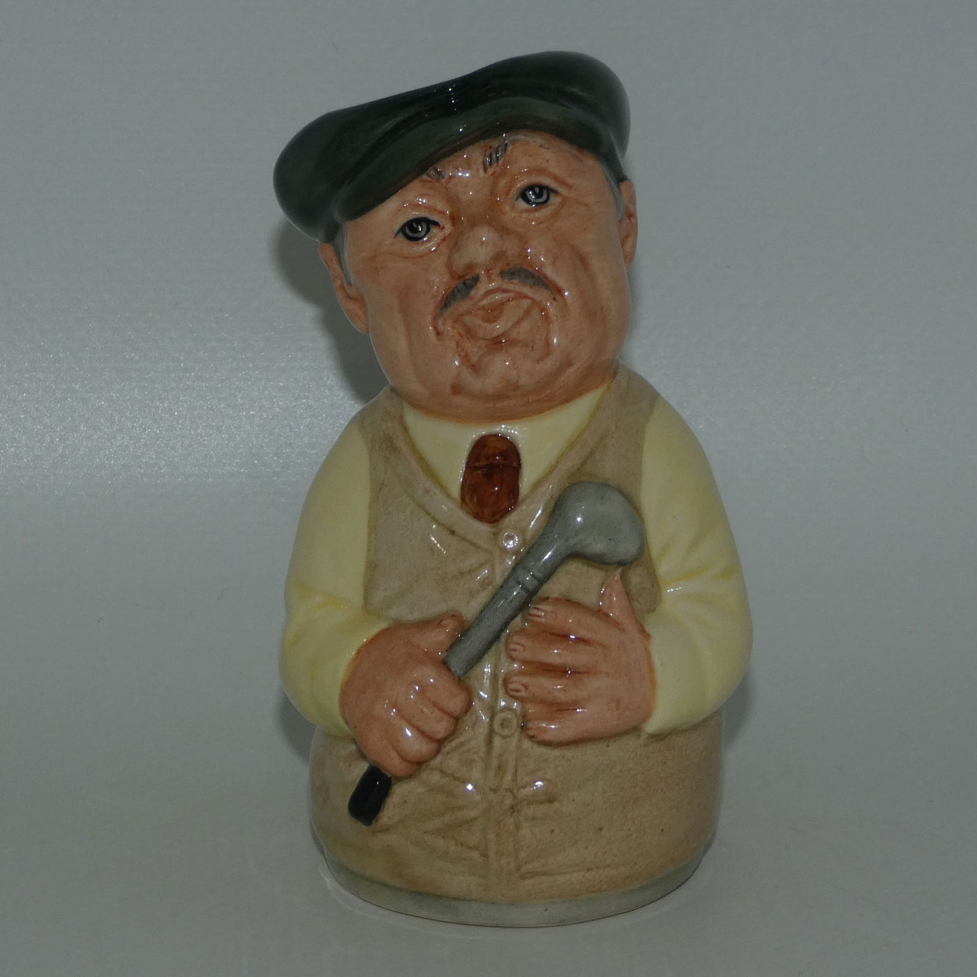 D6740 Royal Doulton Doultonville toby jug Major Green the Golfer ...