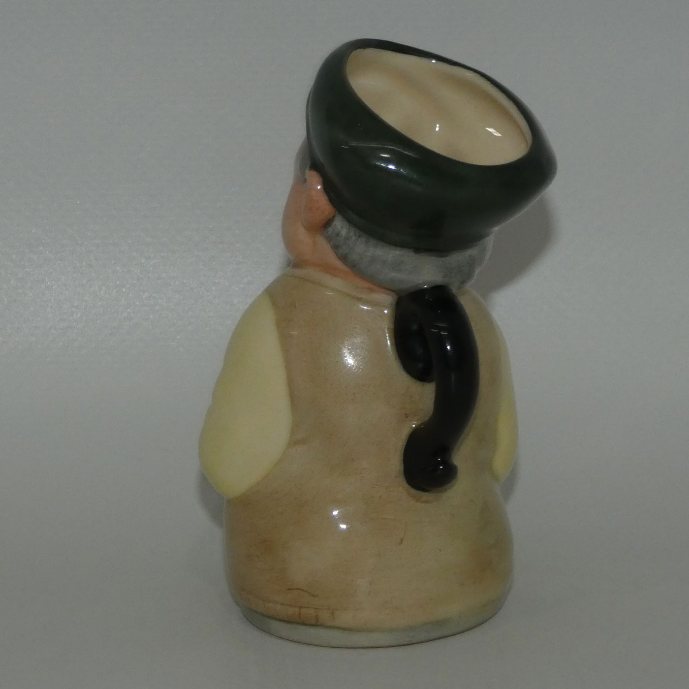 D6740 Royal Doulton Doultonville toby jug Major Green the Golfer ...