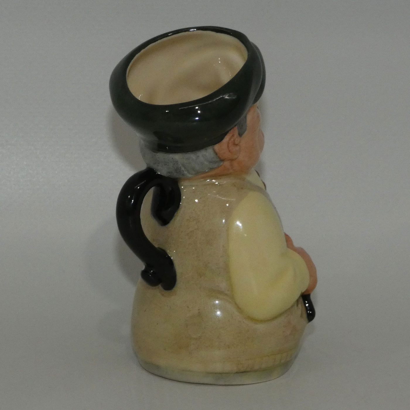 D6740 Royal Doulton Doultonville toby jug Major Green the Golfer ...