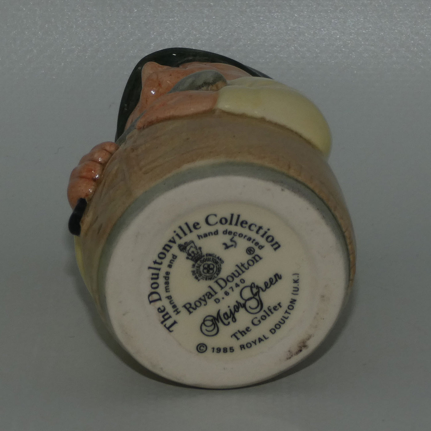 D6740 Royal Doulton Doultonville toby jug Major Green the Golfer ...