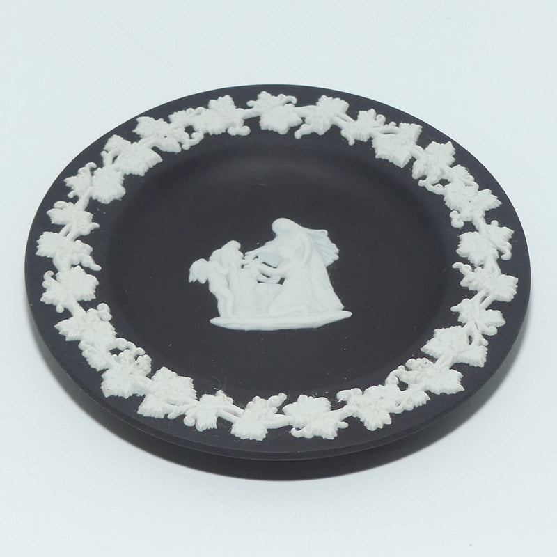 Wedgwood Jasper | White on Black | Cupid as Oracle plate #1 ...